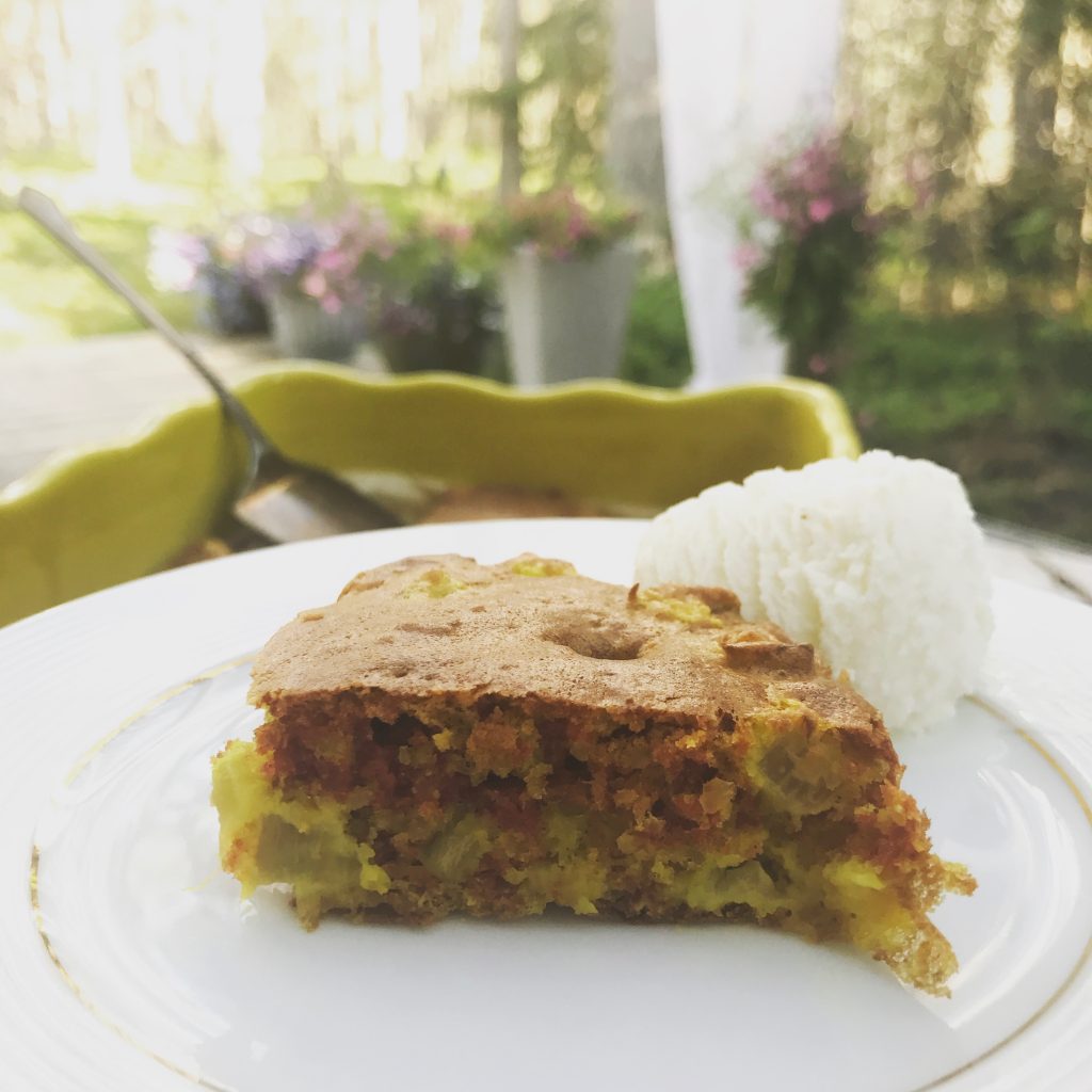 Vale-martsipani rabarberikook – Paljajalu